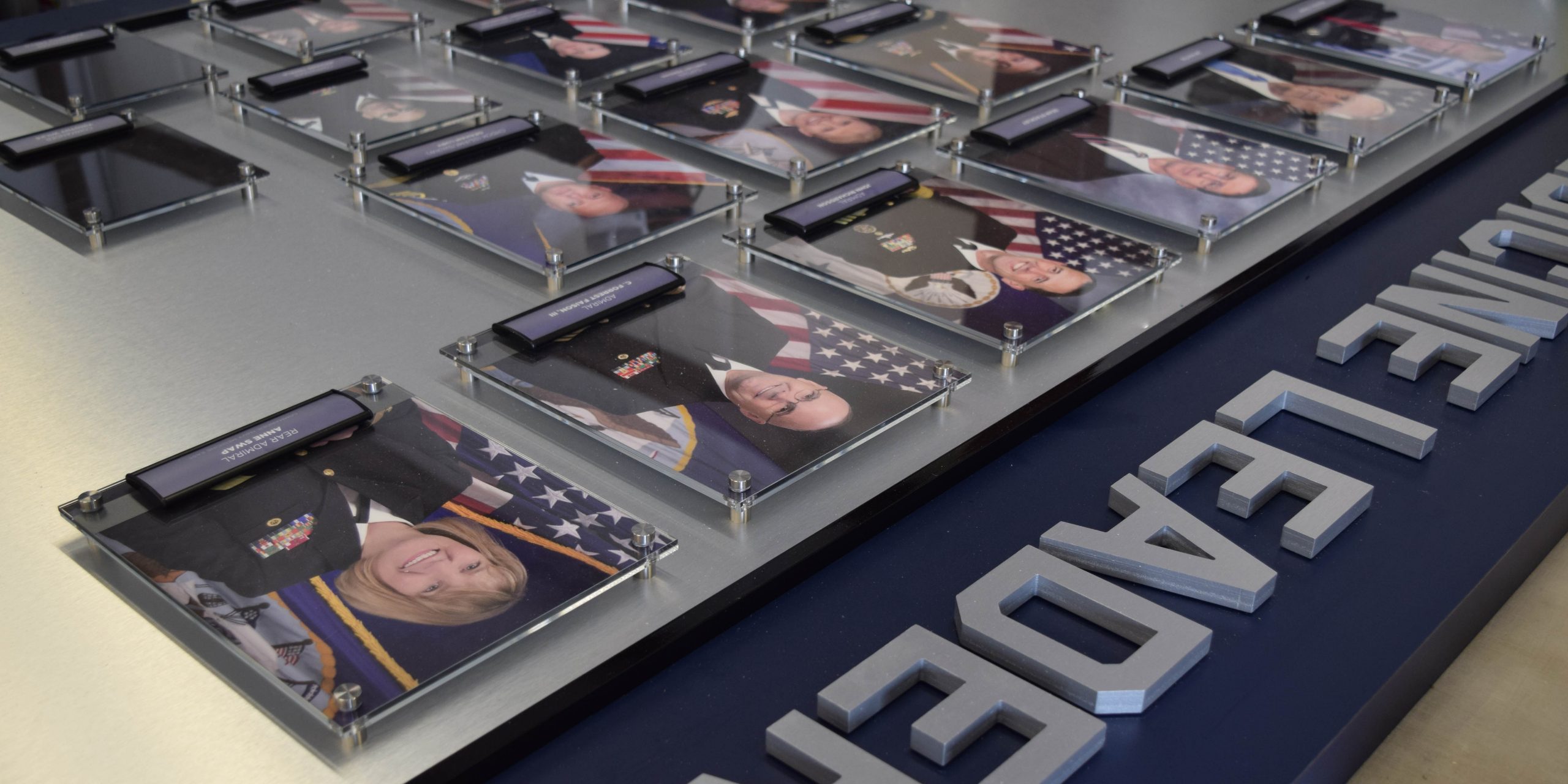 Recognition Display for Military Leadership | signgeek blog